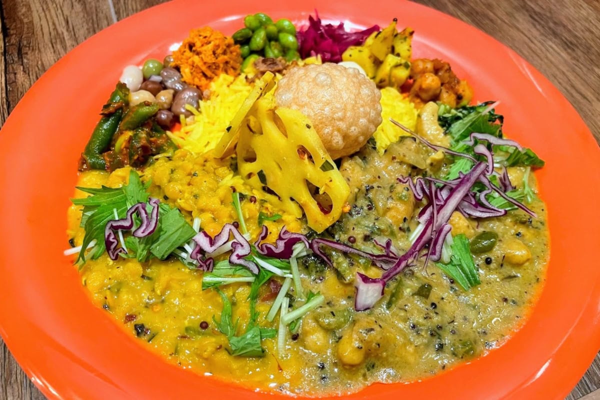 4/25移転オープン『PEACE CURRY』のカシューナッツカレー＆豆カレーの「スペシャルランカプレート」（JR芦屋駅前ラポルテ東館）【あし ...